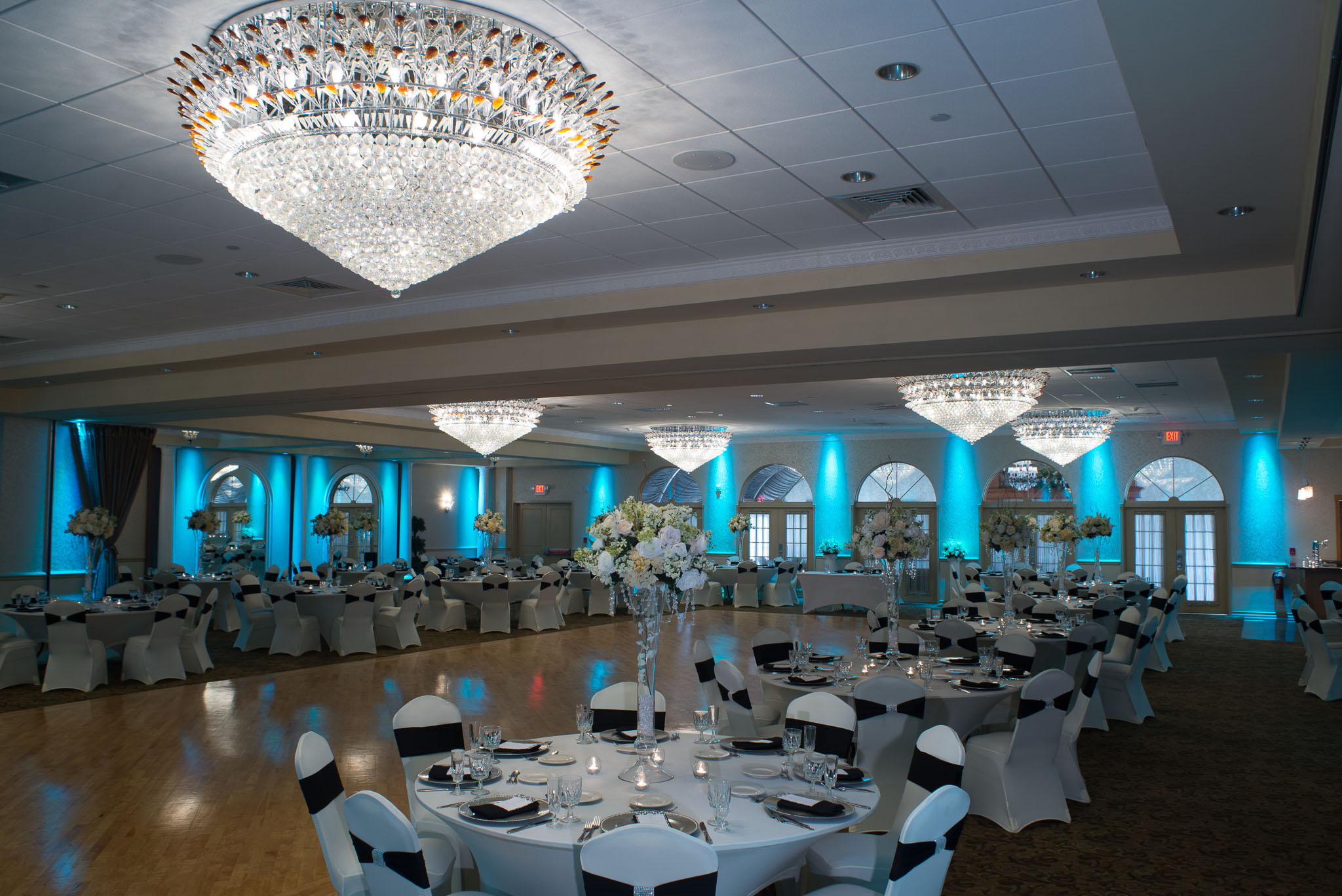 2016's Trendiest Wedding Color Schemes - Versailles Ballroom, Toms River NJ